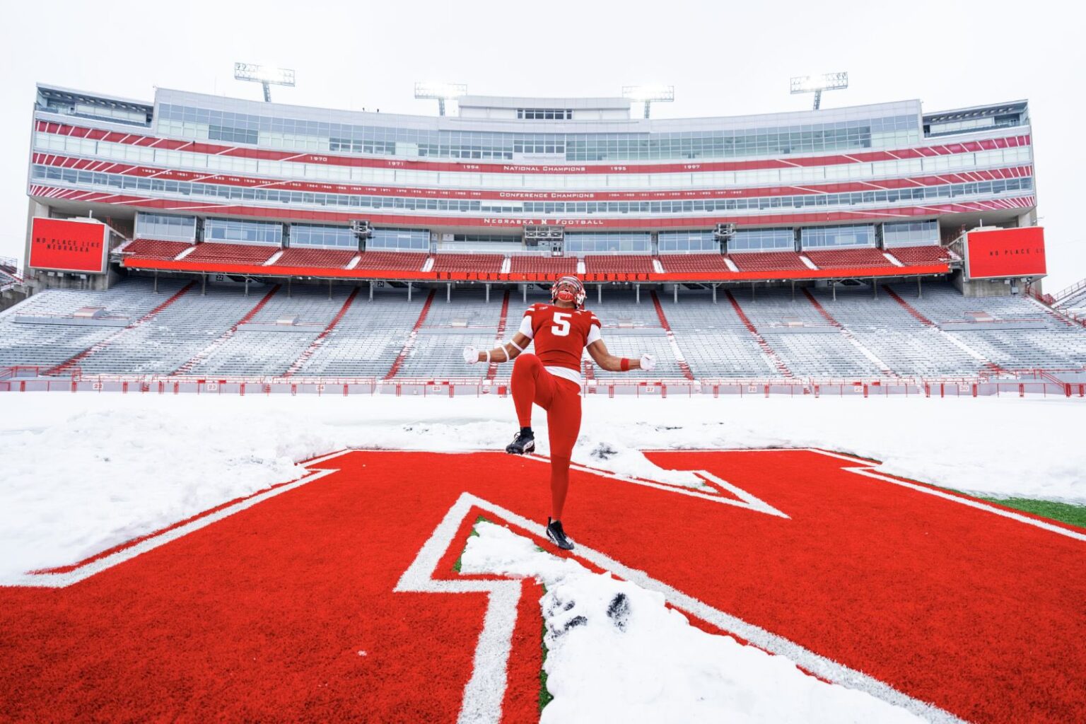 Nebraska Football: Vincent Shavers Jr. impressing teammates